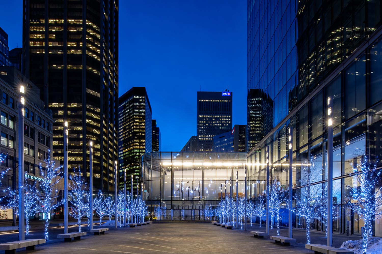 Commercial Christmas Lighting & Decorations - CLG Displays - Edmonton