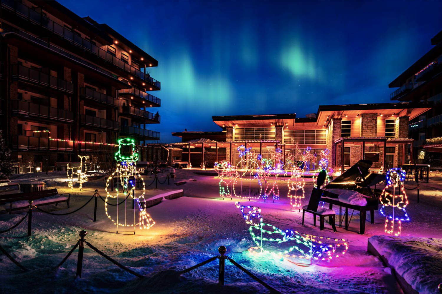 Commercial Christmas Lighting & Decorations - CLG Displays - Edmonton